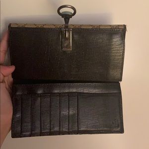 Gucci | Bags | Authentic Vintage Gucci Wallet | Poshmark